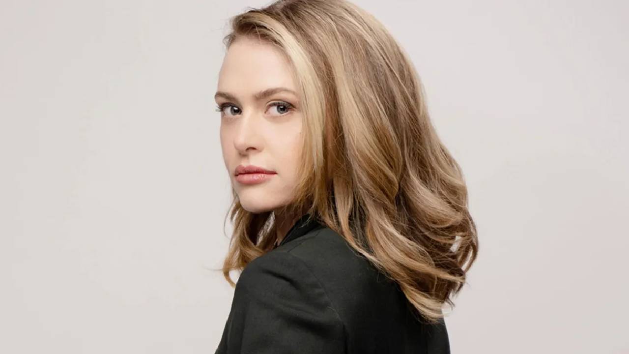 The Final Scene: Hayley Erin’s Last Day on ‘Y&R’ – Why She’s Leaving ...